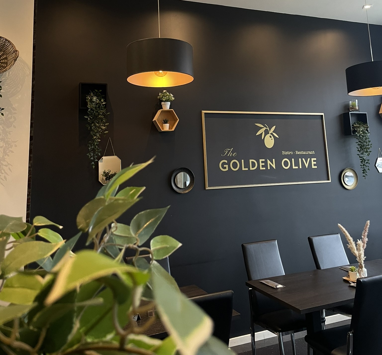 The Golden Olive - Restaurant Antwerpen | Spareribs, Mix BBQ & Events